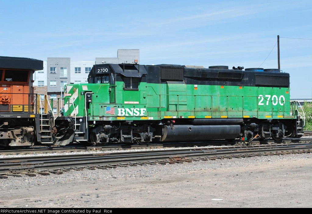 BNSF 2700